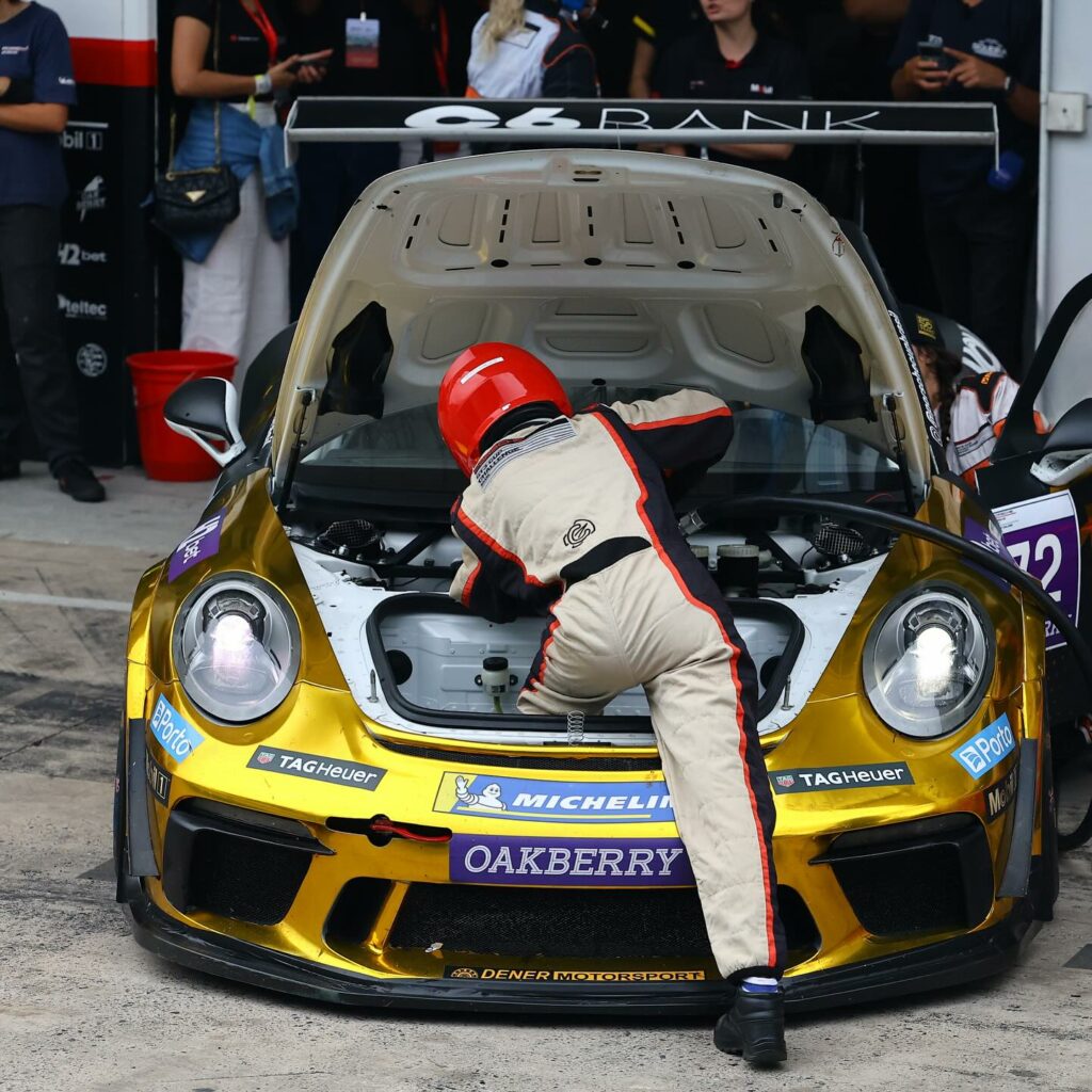Leticia Bufoni – In den Top 5 vom Porsche Cup Brasil – 500km Interlagos Rennen | Boardstation.de ...